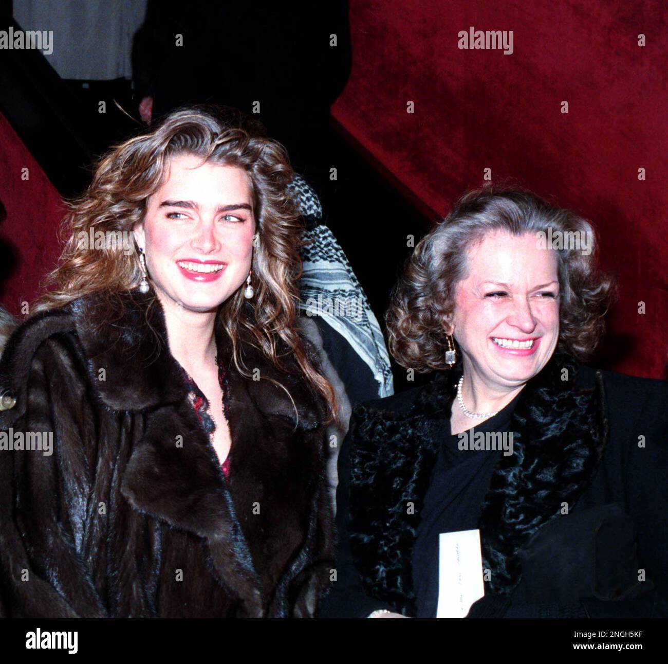 Famous model and actress Brooke Shields and her mother, Teri, right ...