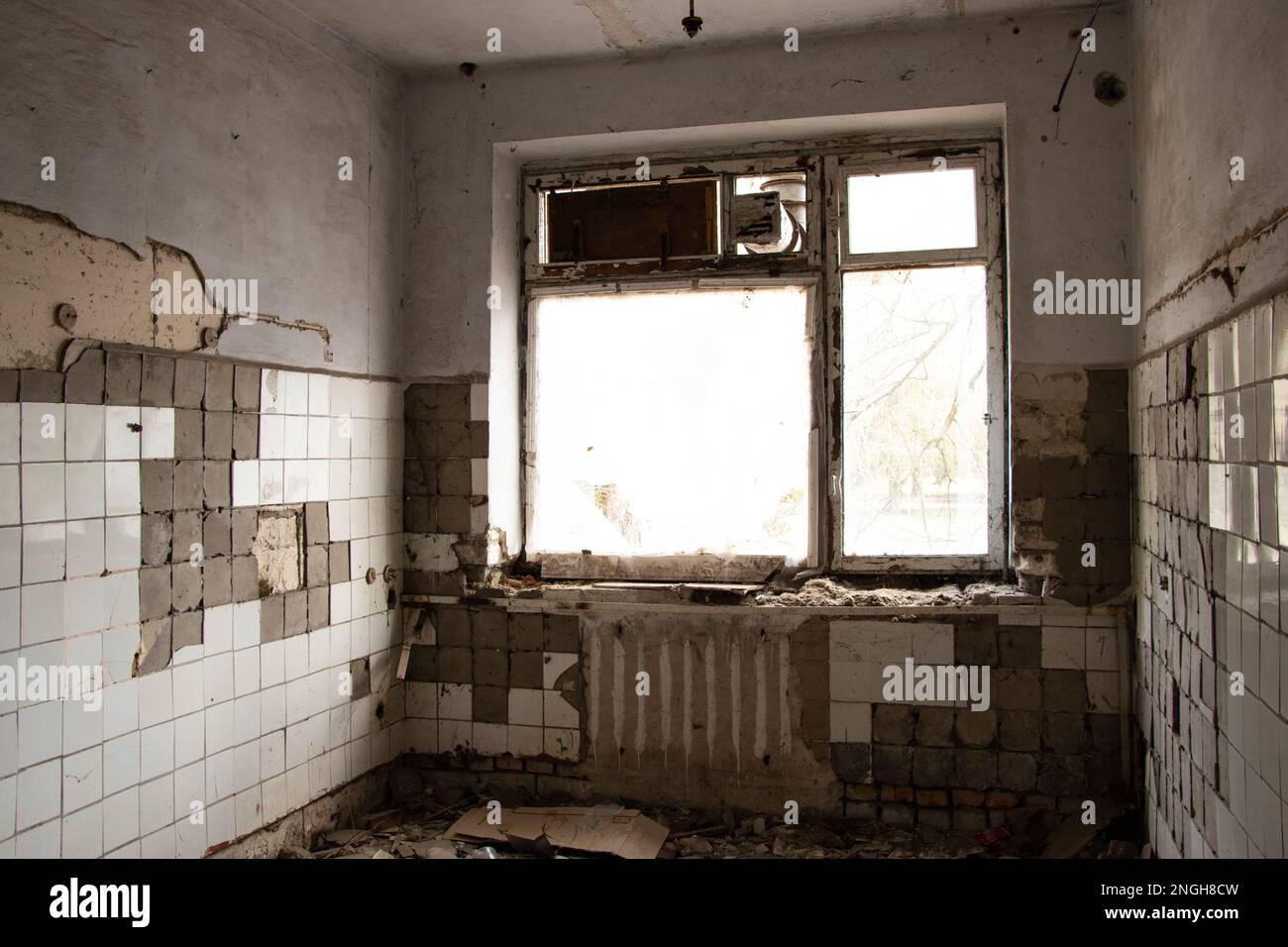 old abandoned unfinished building, unfinished house Stock Photo - Alamy