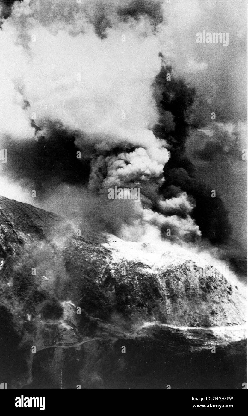 Thick ashes continue to emit from the crater of Mount Pinatubo in ...