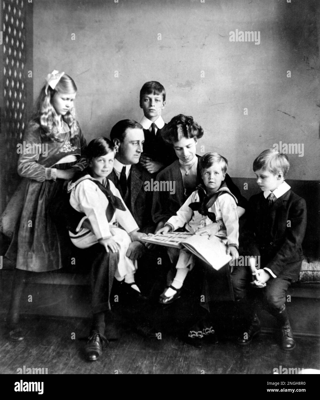 Franklin Delano Roosevelt, left, and his wife, Eleanor Roosevelt, pose ...
