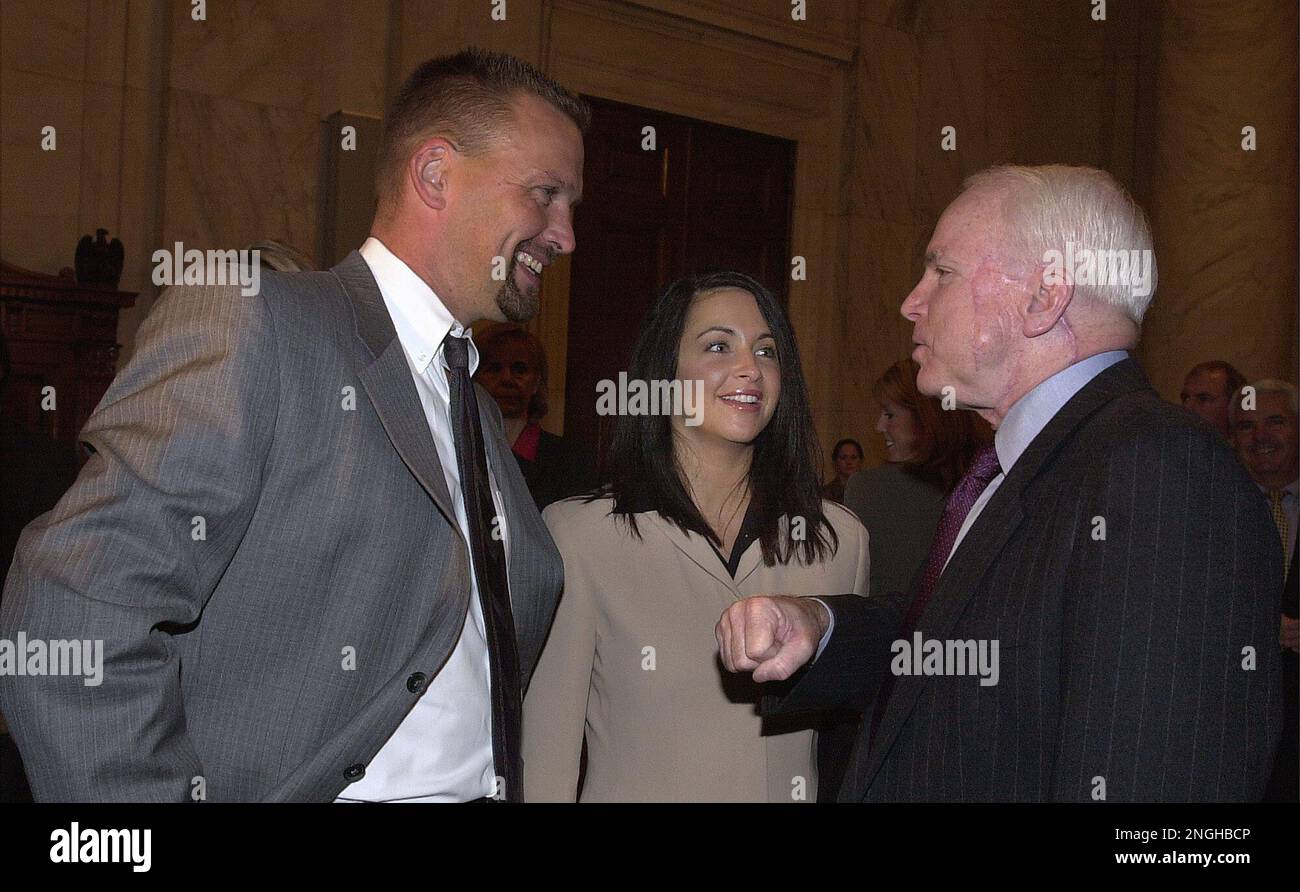 Arizona Diamondbacks first baseman Mark Grace,left, and his wife Tanya ...