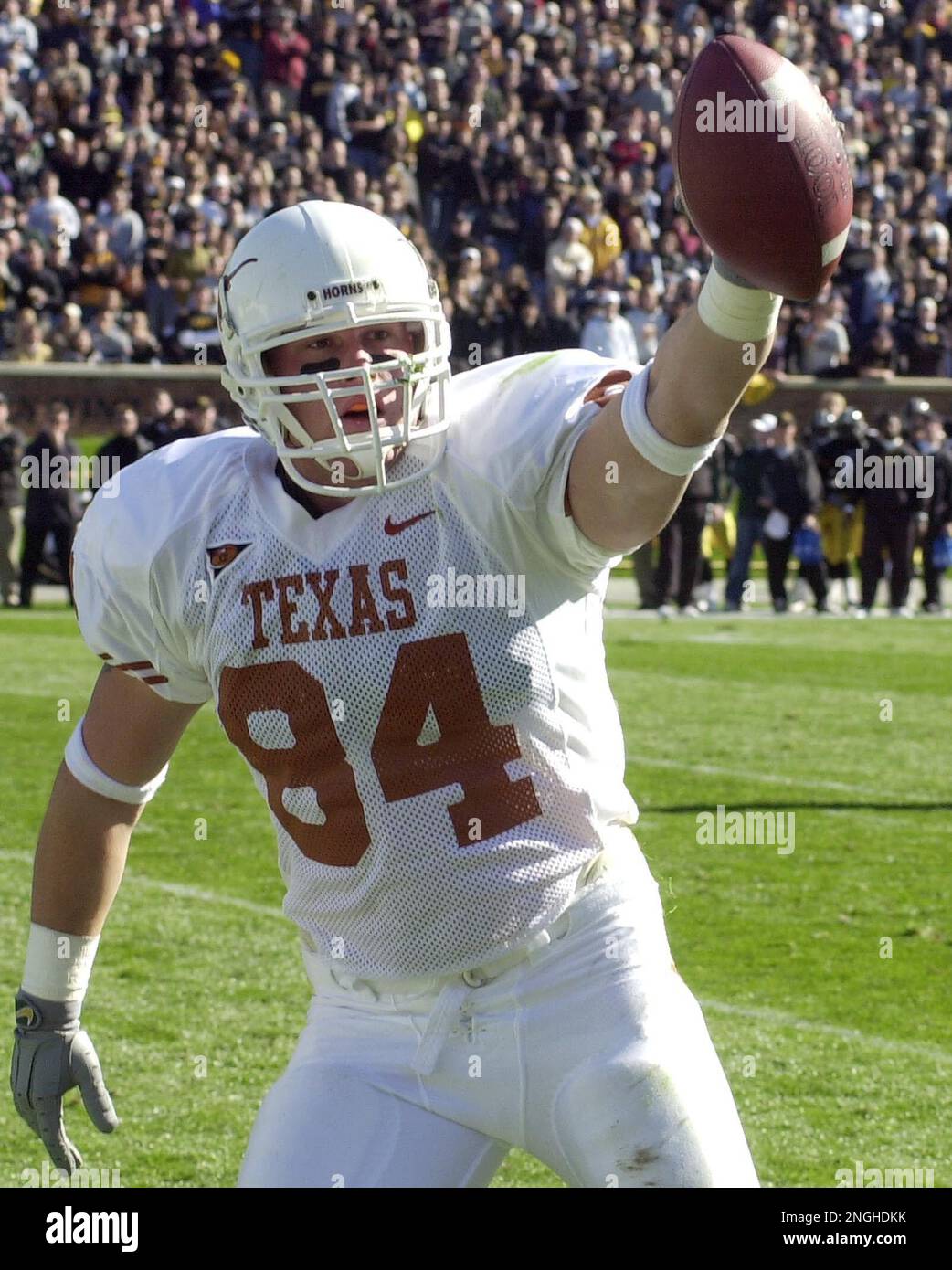 Texas' Brock Edwards (84) celebrates after scoring on a three-yard pass ...