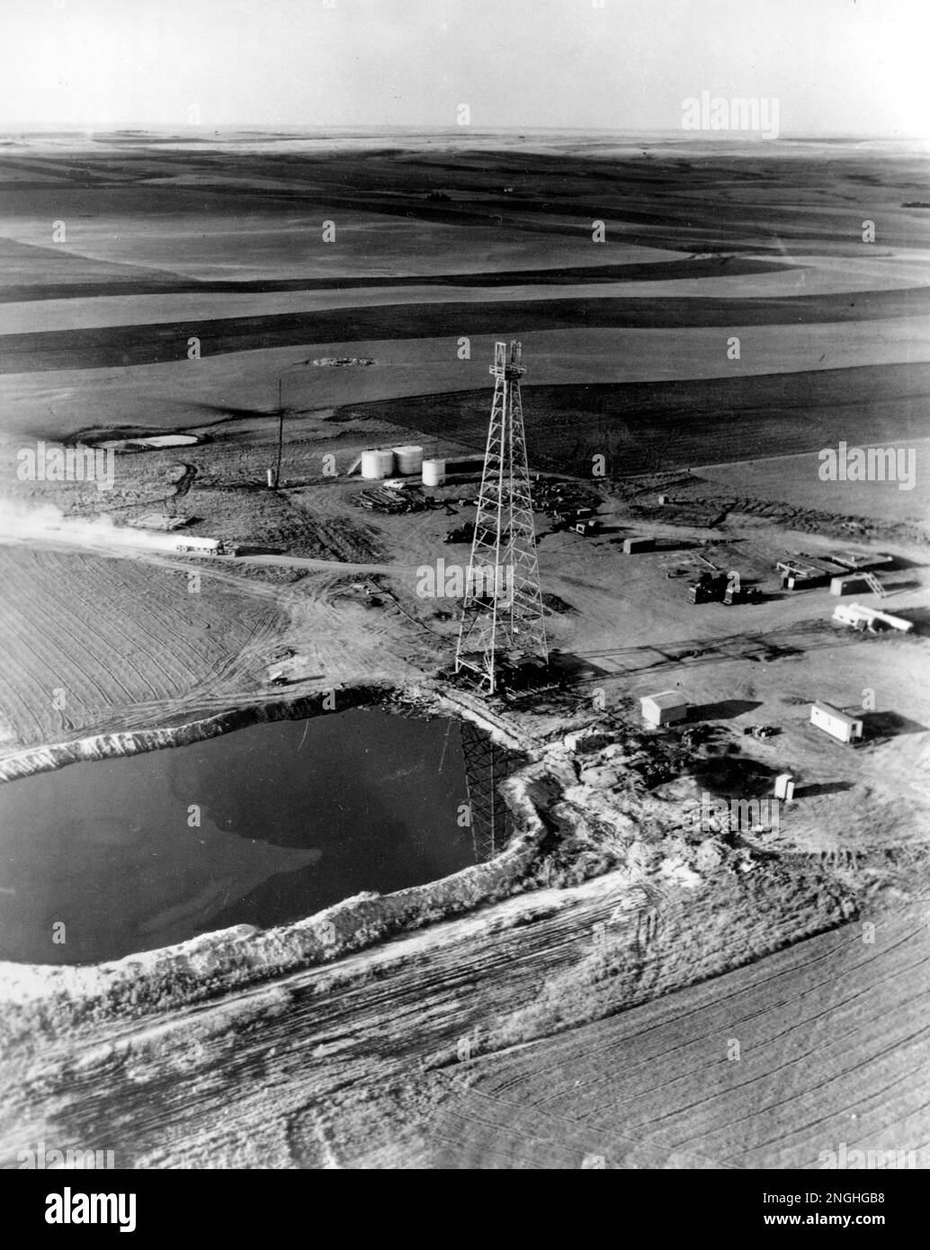 The Iverson No. 1 well, the first commercial oil well in Williston ...