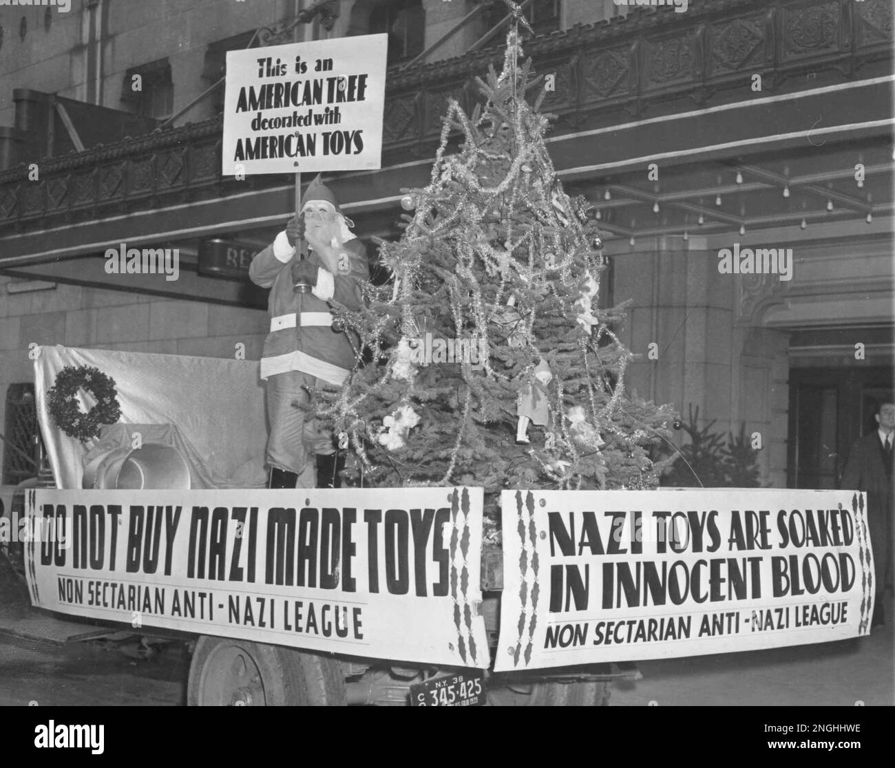 A Santa Claus on wheels appeared in front of a store in New York City ...
