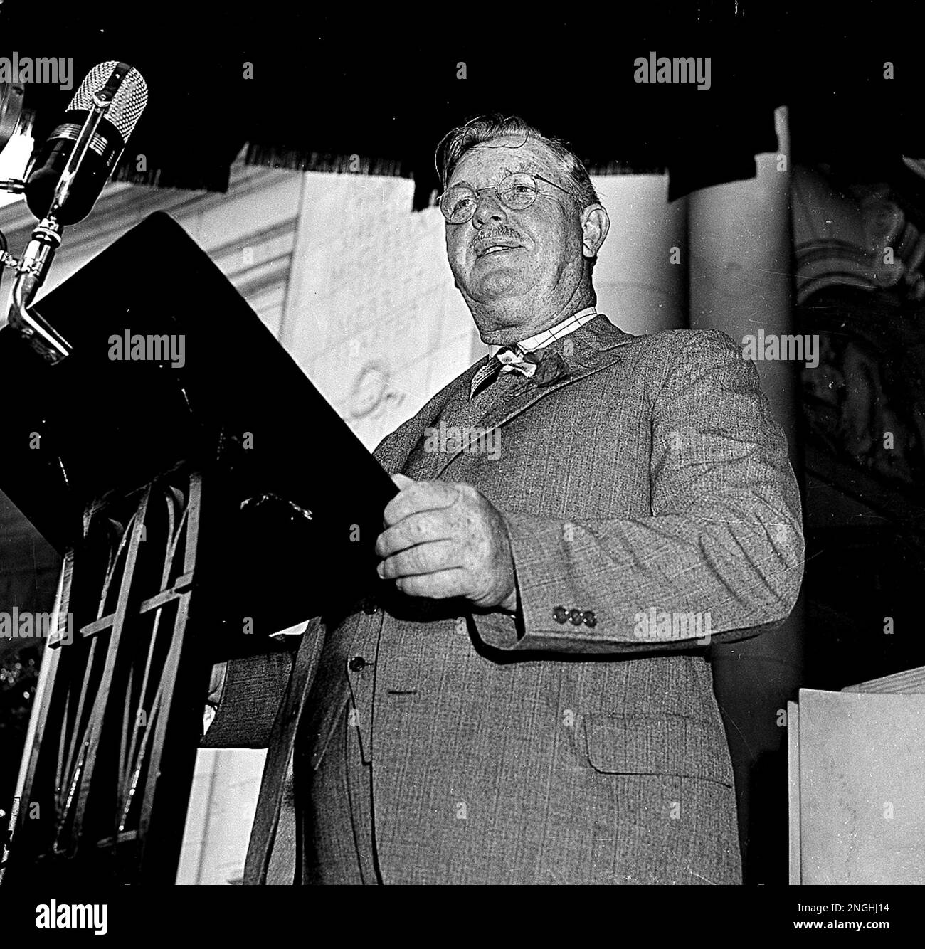 Sgt. Alvin C. York, a hero soldier in World War I, is the principle ...