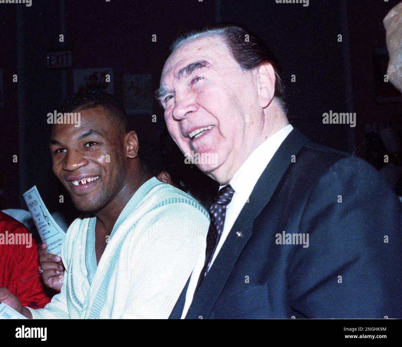 Former heavyweght champion Max Schmeling, right, and heavyweight ...