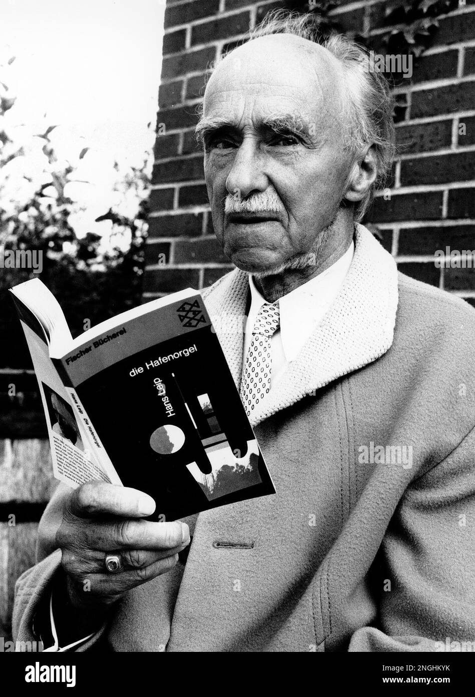 Unser AP-Bild vom 06. September 1969 zeig: Hans Leip, deutscher ...