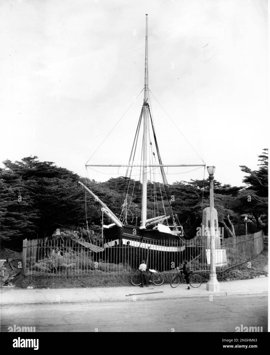 The exploration ship Gjoa, with a new ironwood mast, is a landmark in ...