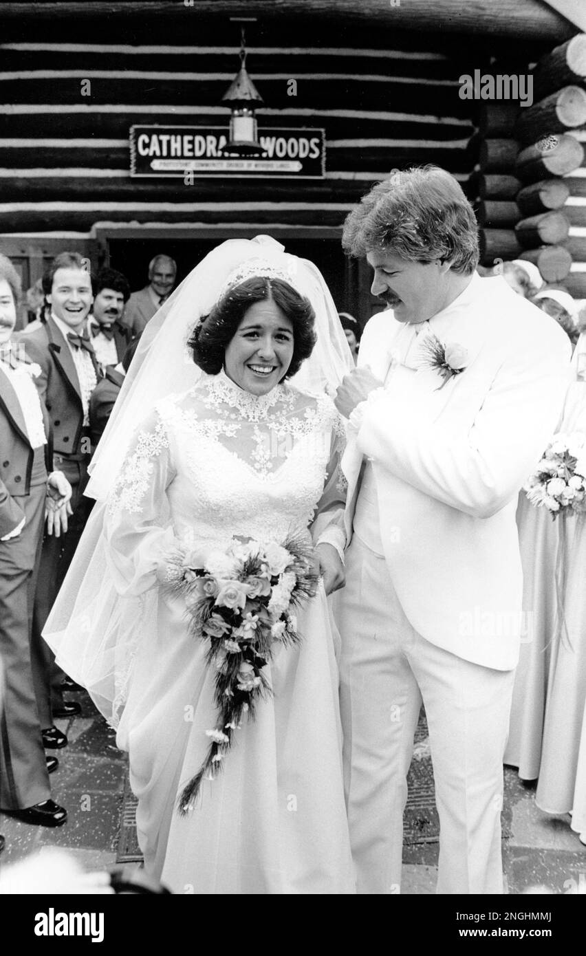 Newlyweds Nancy Lopez, LPGA golfer, and Tim Melton, Harrisburg, Pa ...