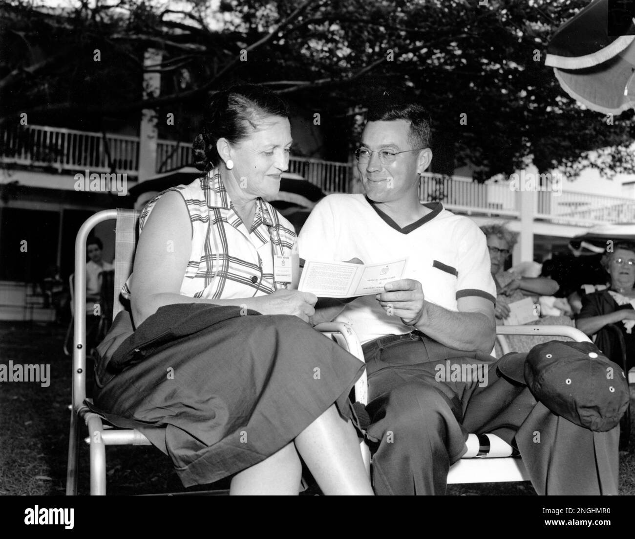 Billy Joe Patton, of Morganton, N.C., shows the official score card to ...