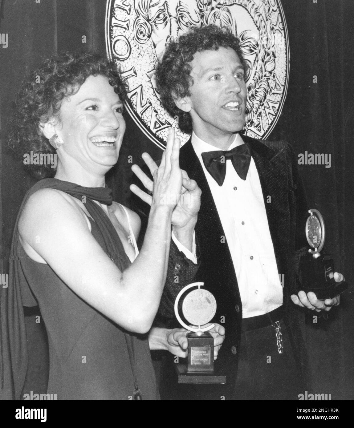 Phyllis Frelich and co-star John Rubenstein talk to guests in sign ...