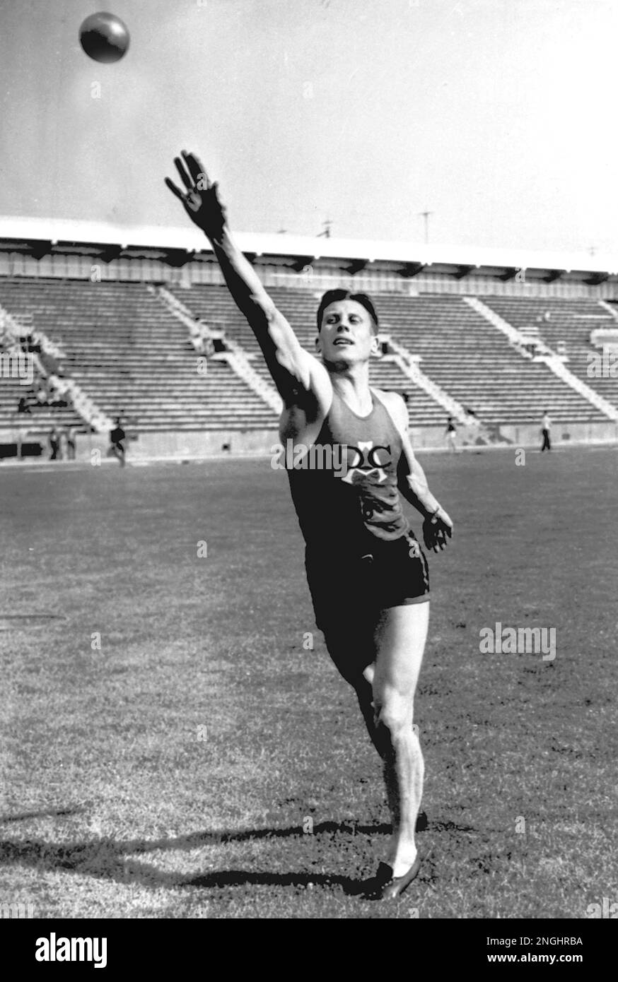 American athlete Glenn Morris, of the Denver A.C., is shown during a ...