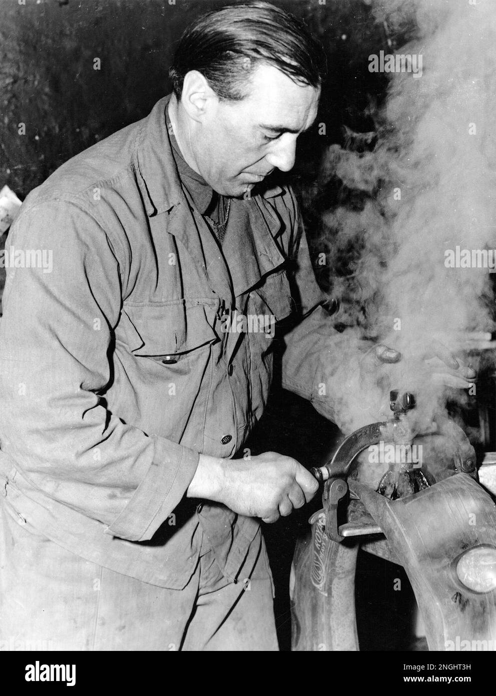 ROMMEL'S FORMER GENERAL NOW A TYRE MECHANIC - Former German general ...