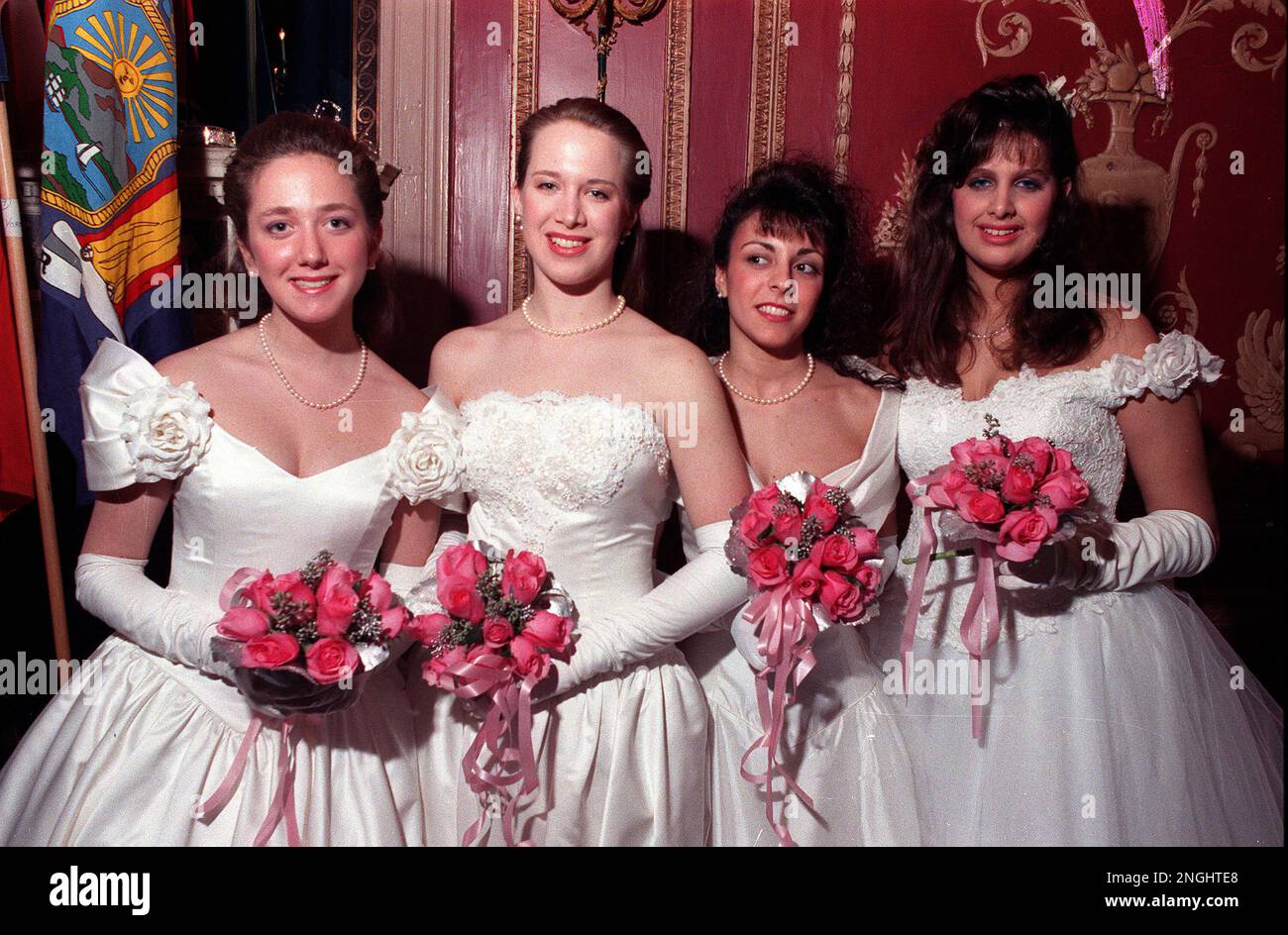 Attendants of the 35th International Debutant Ball pose in New York ...