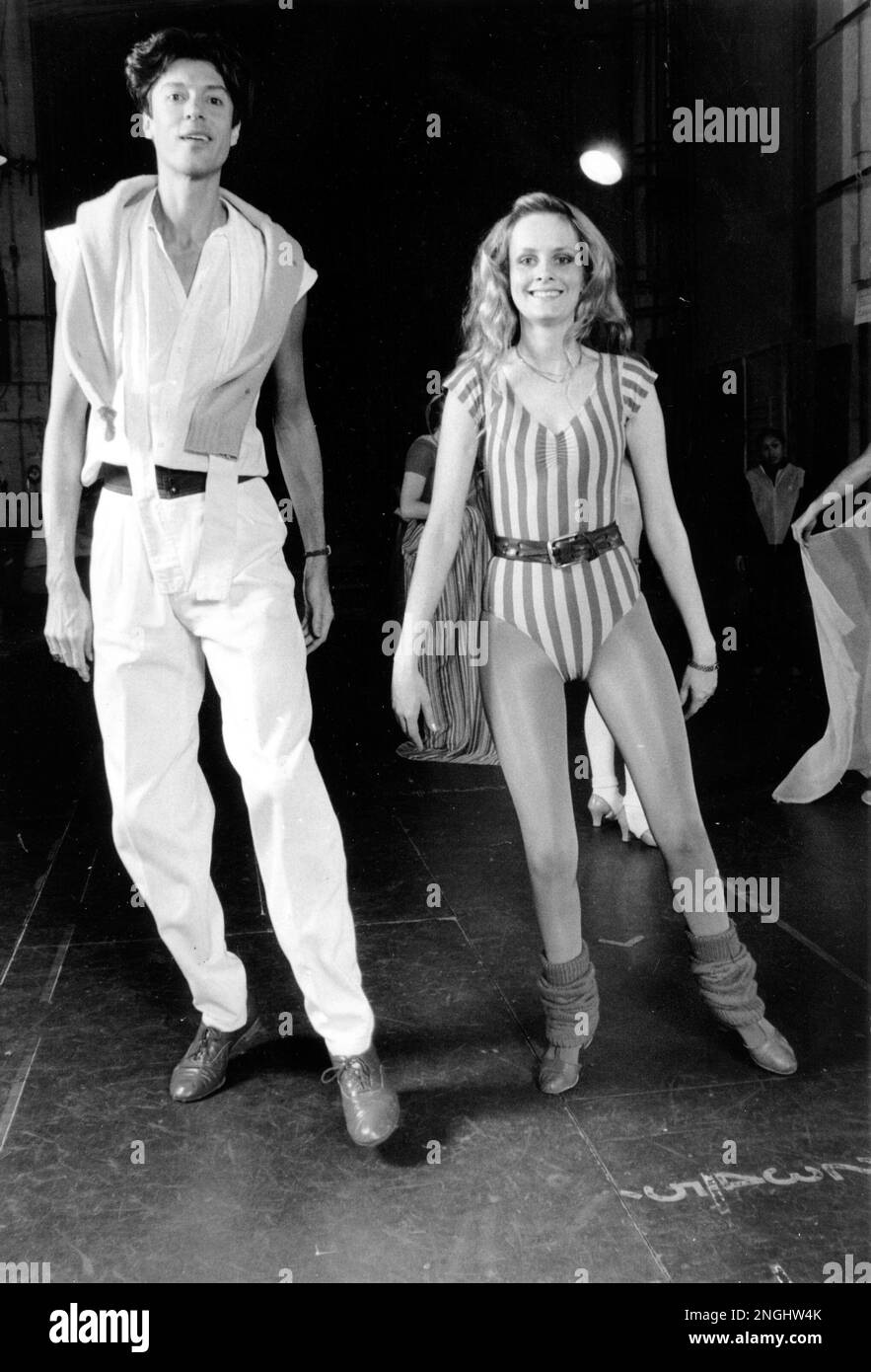 Tap dancer and choreographer Tommy Tune and actress-singer Twiggy ...