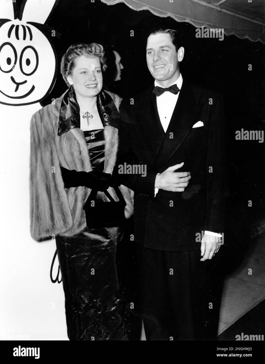 Actress Alexis Smith 60 Photos - Moonagedaydream.film