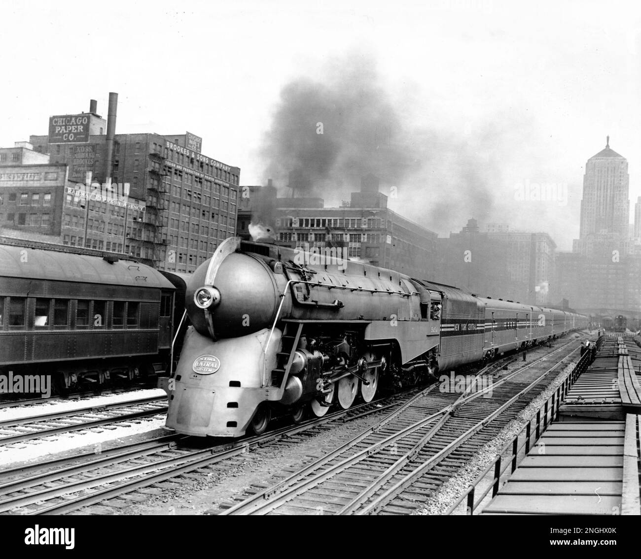 New York Central's modernized New York-Chicago 20th Century Limited ...