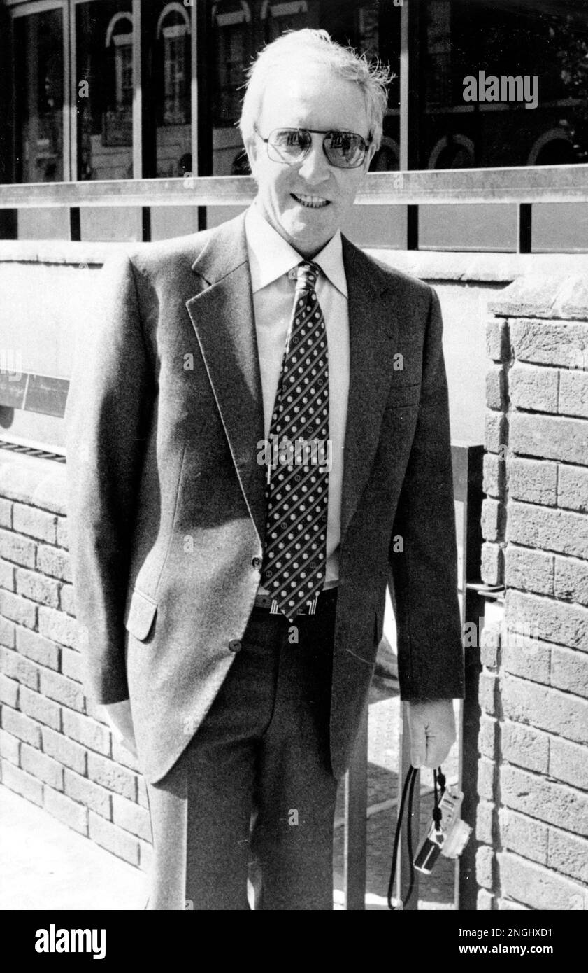British actor Peter Sellers arrives at the Camden Registry Office for ...