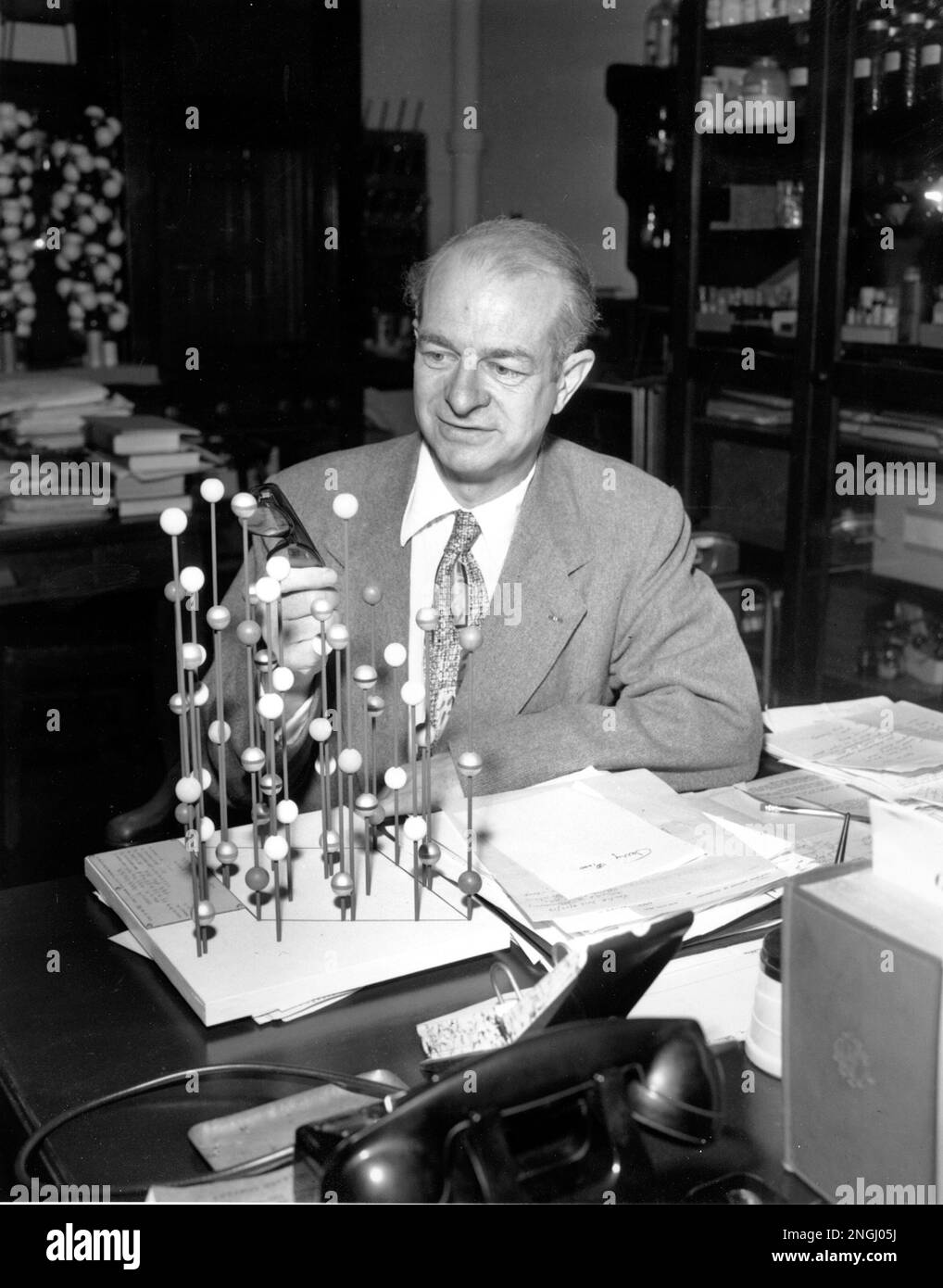 Dr. Linus Pauling, professor at the California Institute of Technology ...