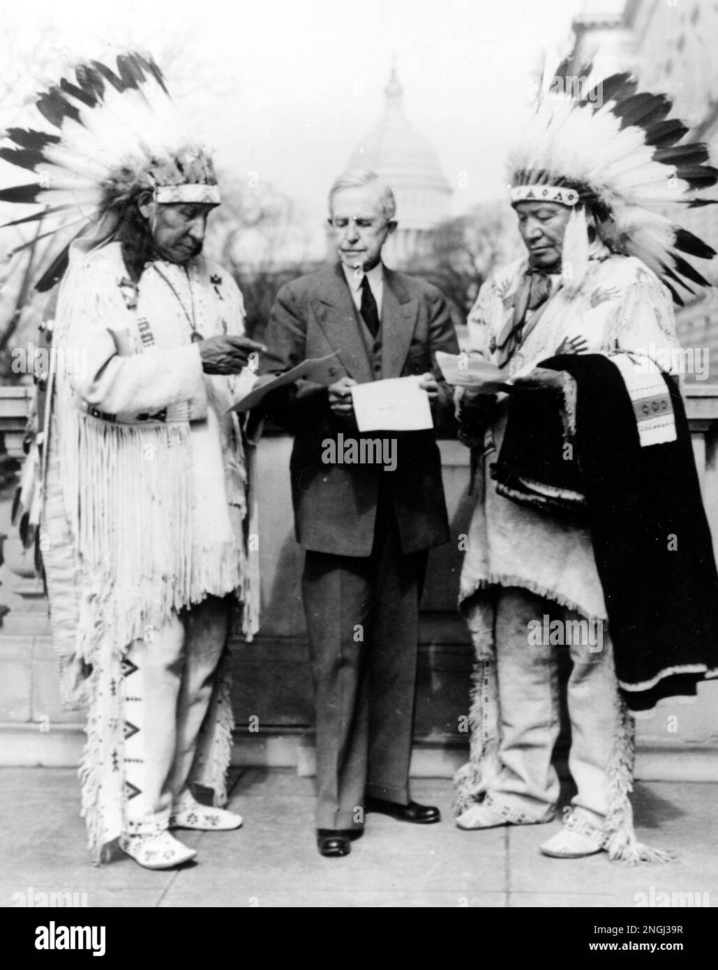 Chief James Red Cloud, left, and Chief Robert Bad Wound, right, Sioux ...