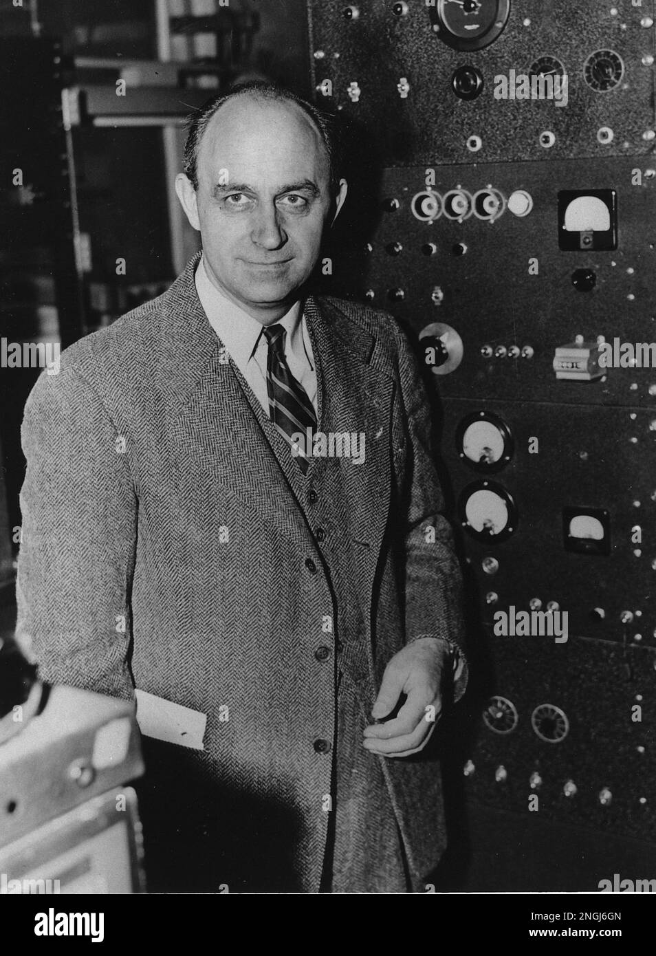 Italian nuclear physicist Enrico Fermi is seen in this Nov. 25, 1946 ...