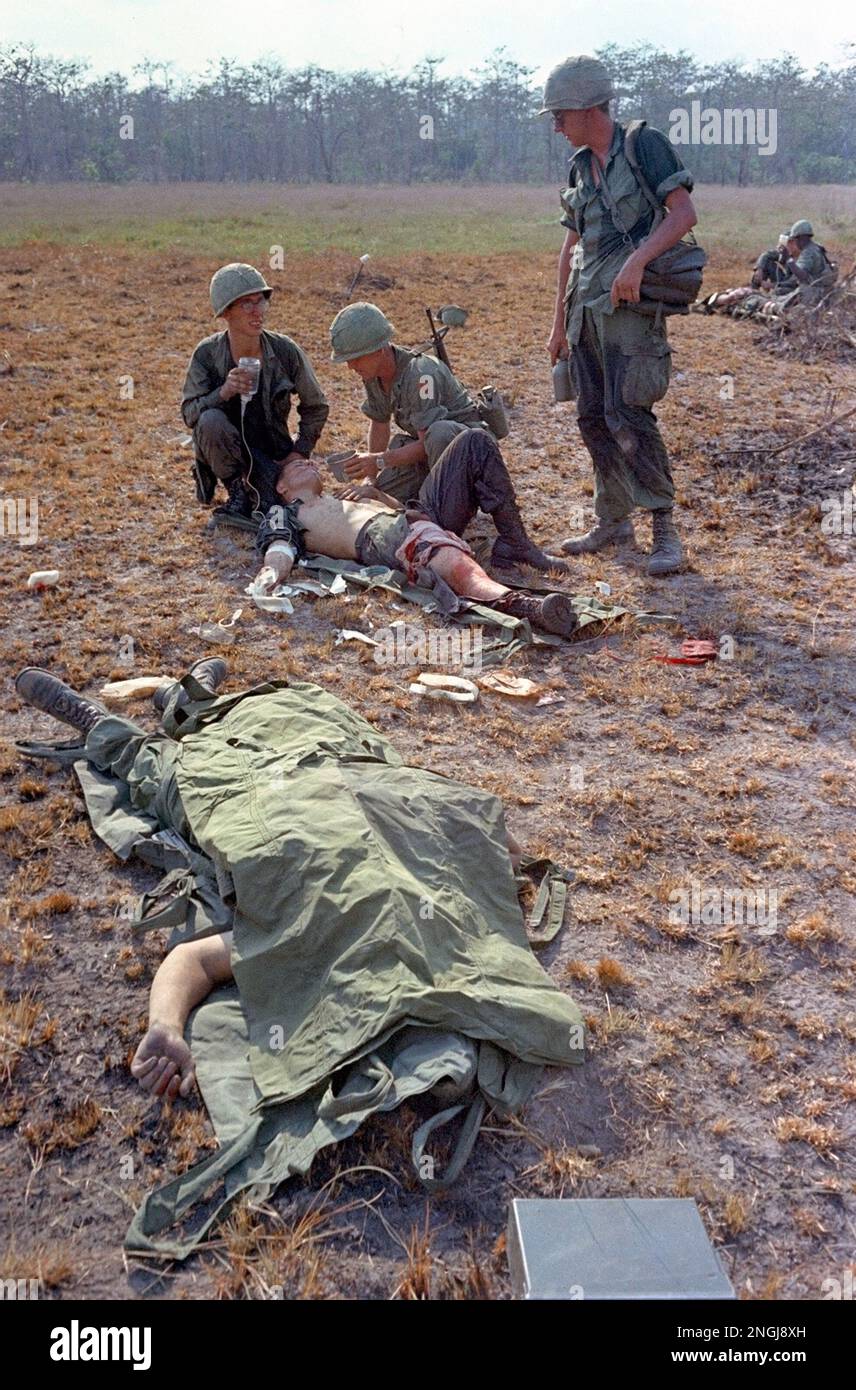 The body of a U.S. soldier from the 1st. Infantry Division, 26th ...