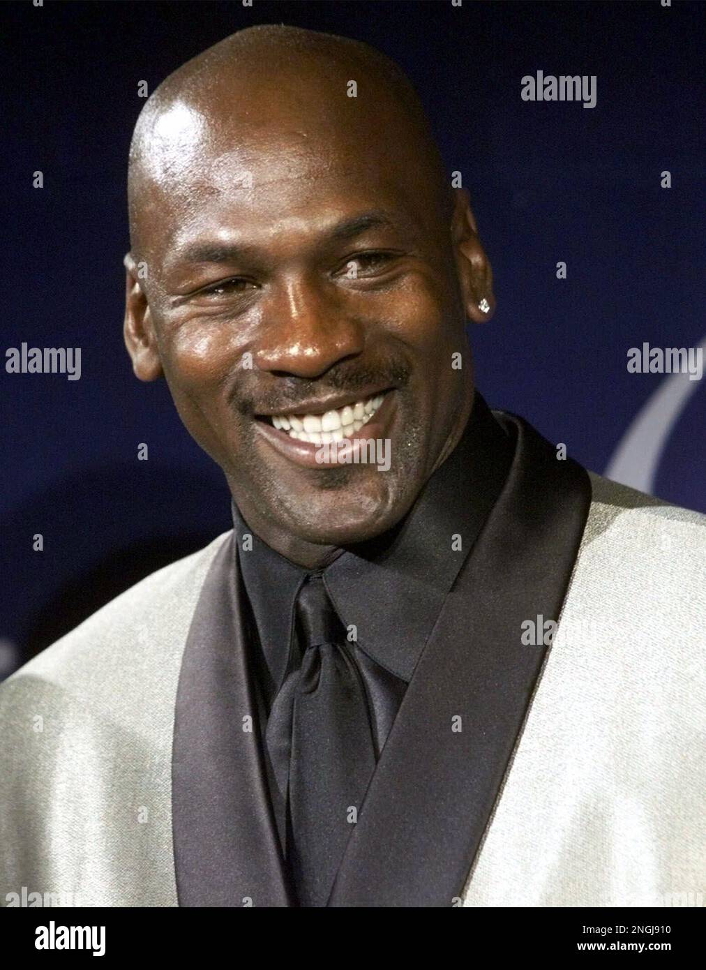 Former Chicago Bulls ledgend Michael Jordan flashes a smile, Monday ...