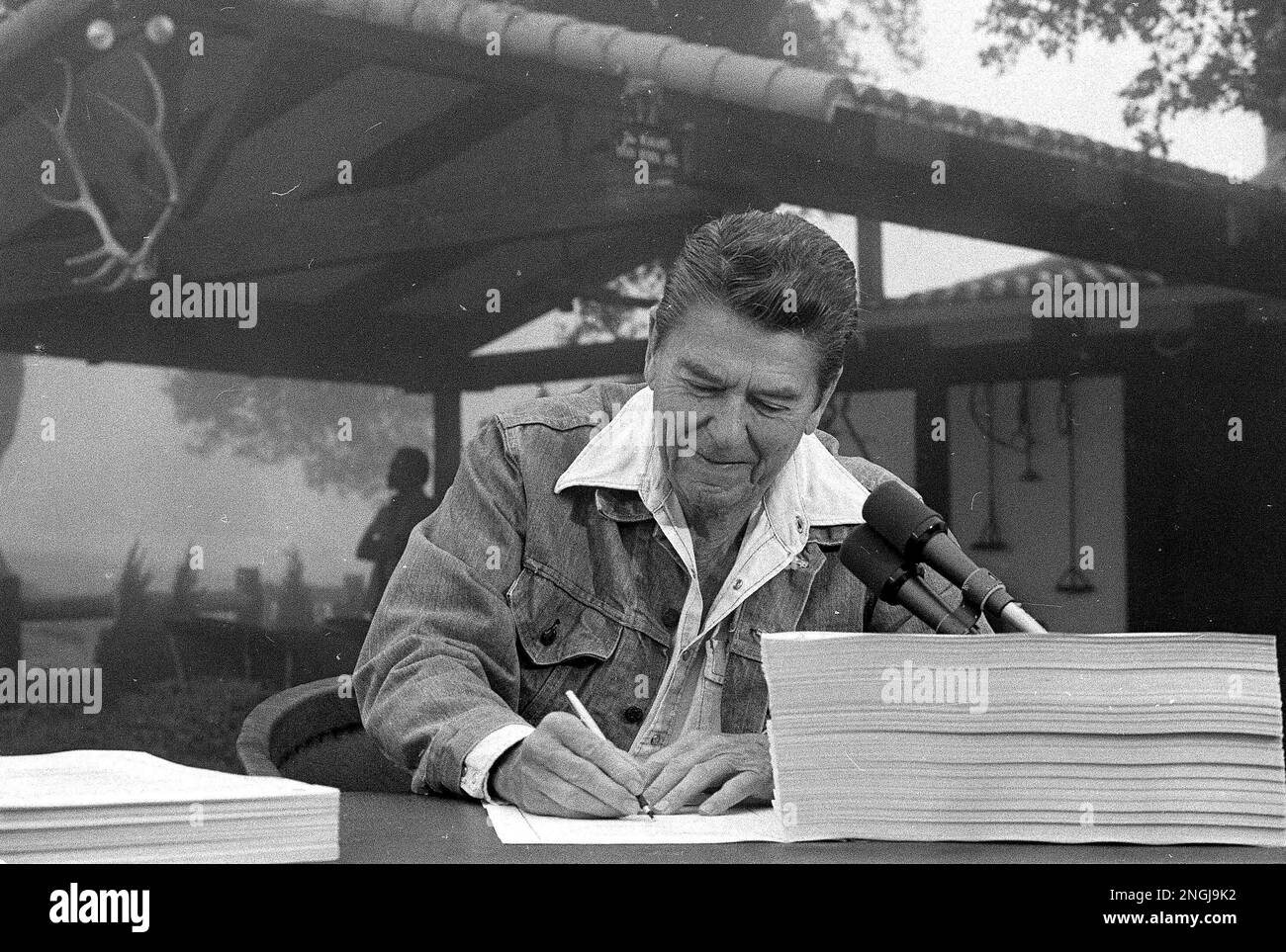 President Ronald Reagan signs the largest tax cut bill in U.S. history ...