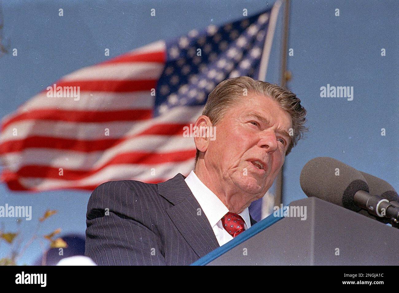 Former president Ronald Reagan addresses the guests at the dedication ...