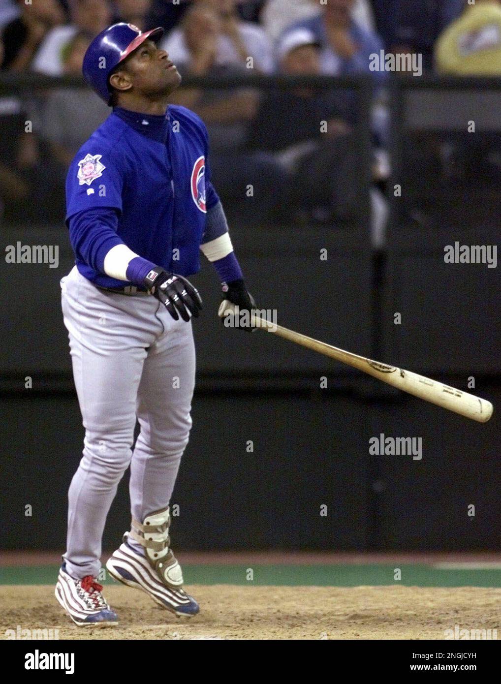 Chicago Cubs Sammy Sosa watches a fly out during the fifth inning ...