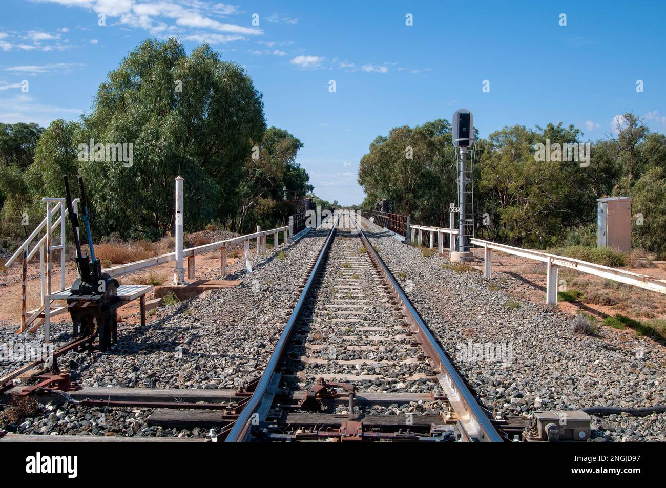 Rock lines train tracks hi-res stock photography and images - Alamy