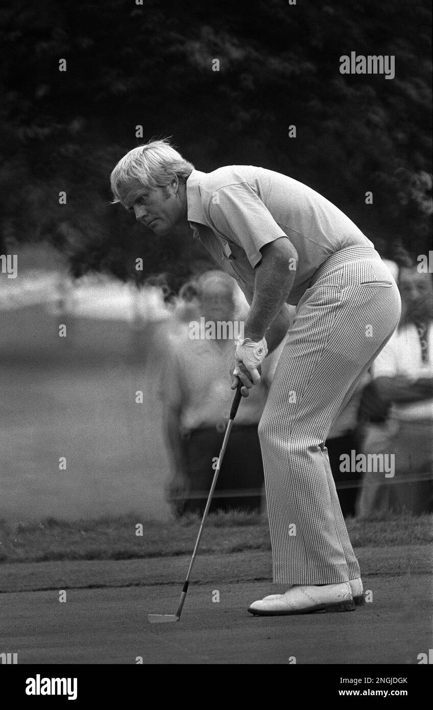 Jack Nicklaus attempts a birdie putt during the second round of the PGA ...