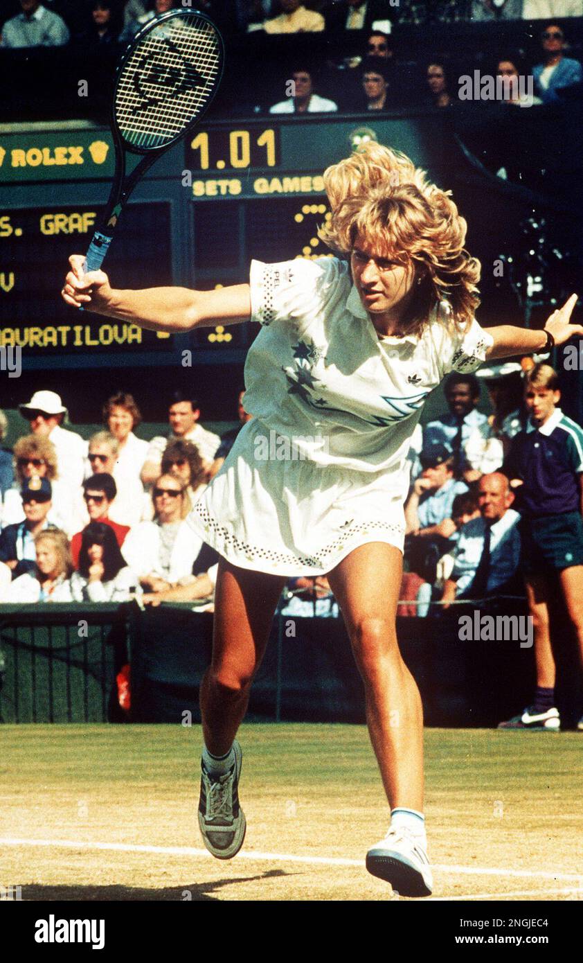 Steffi Graf returns to Martina Navratilova during the Women's Singles ...