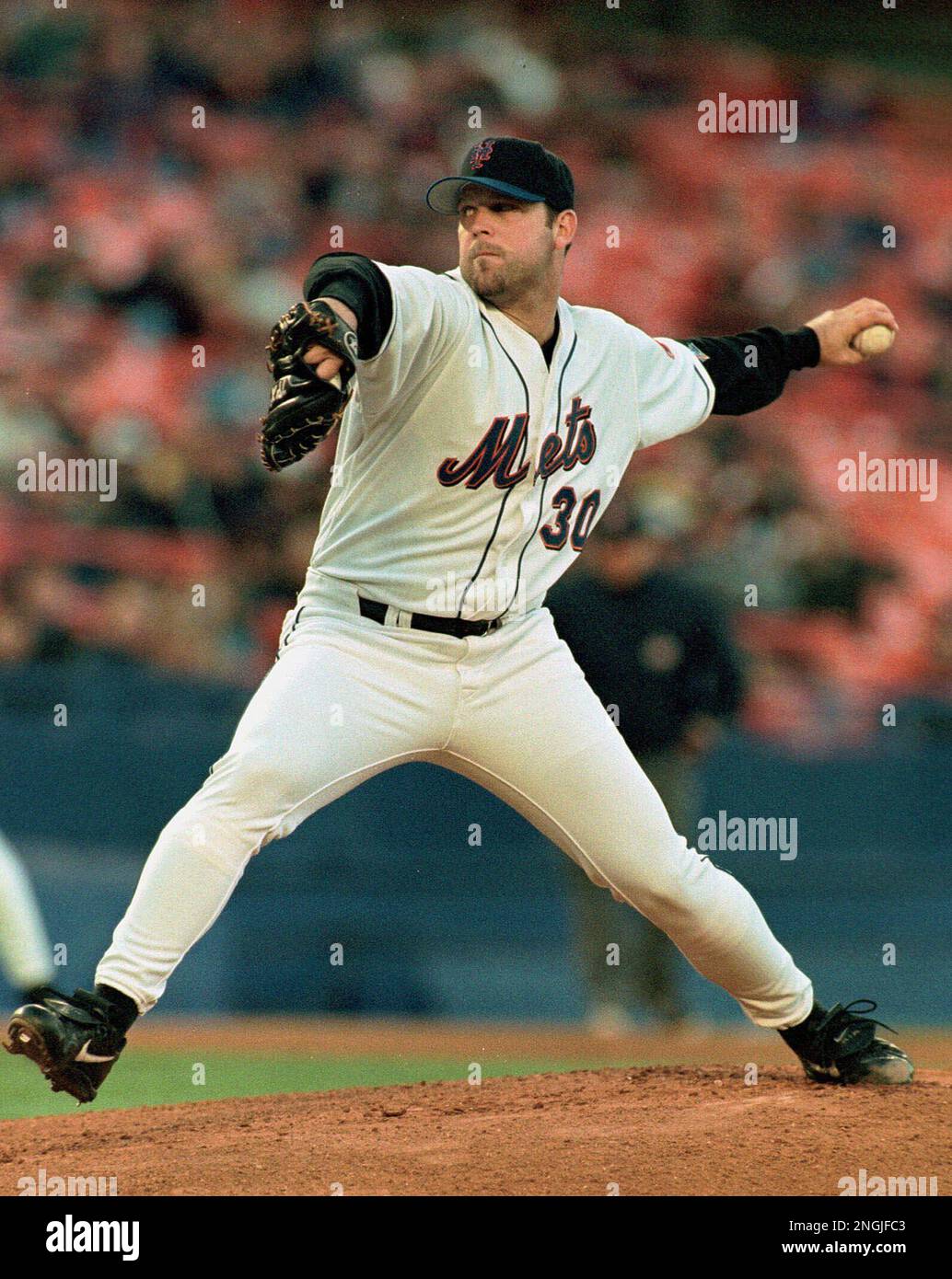 New York Mets pitcher Allen Watson works against San Francisco Giants ...