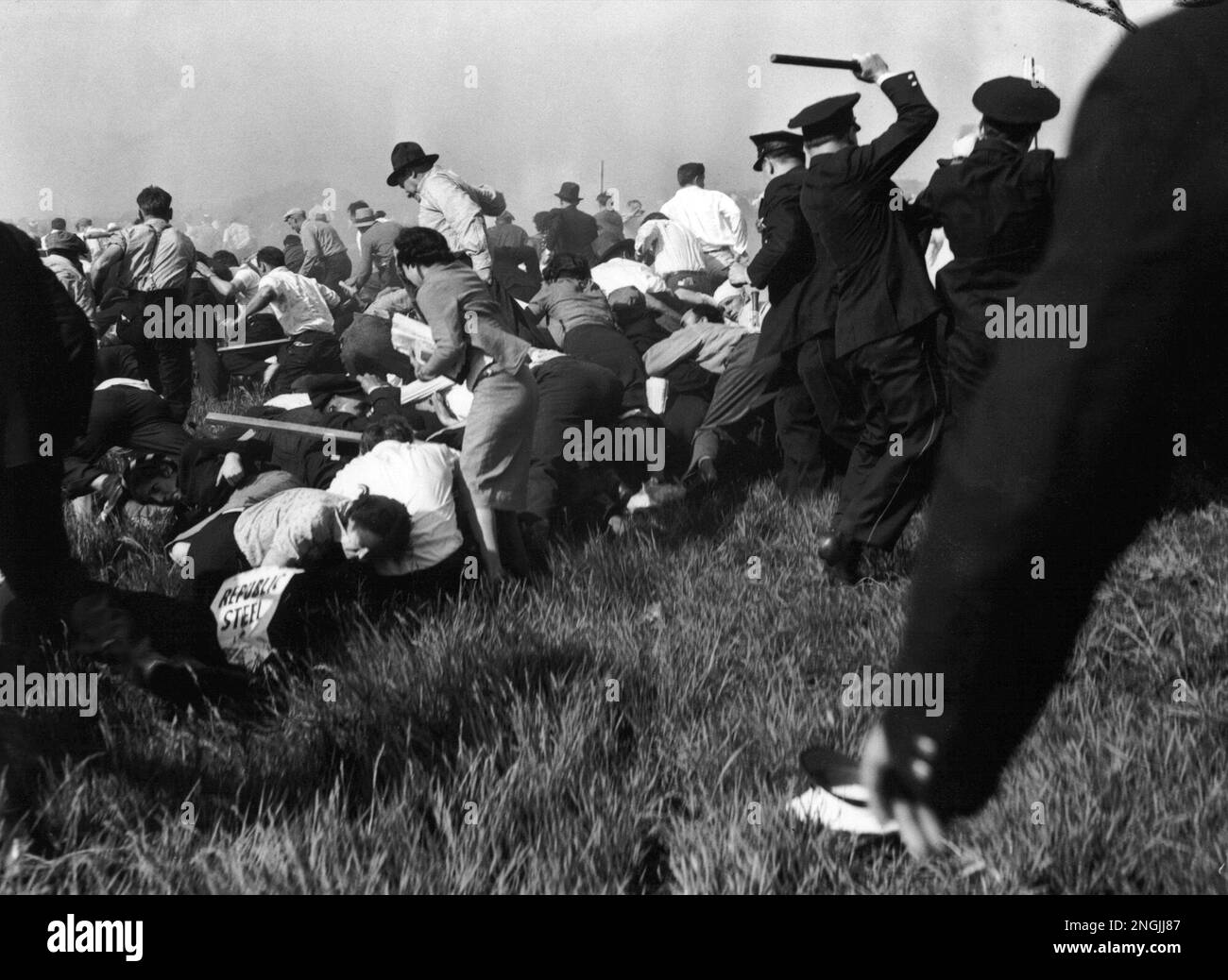 Police using guns, clubs and tear gas wade into marching strikers ...