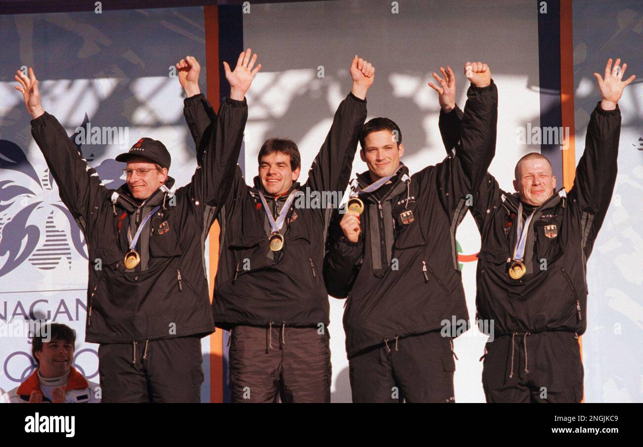 EDS: THIS IS A CORRECTED VERSION--Gold medal winners from the Germany 2 ...