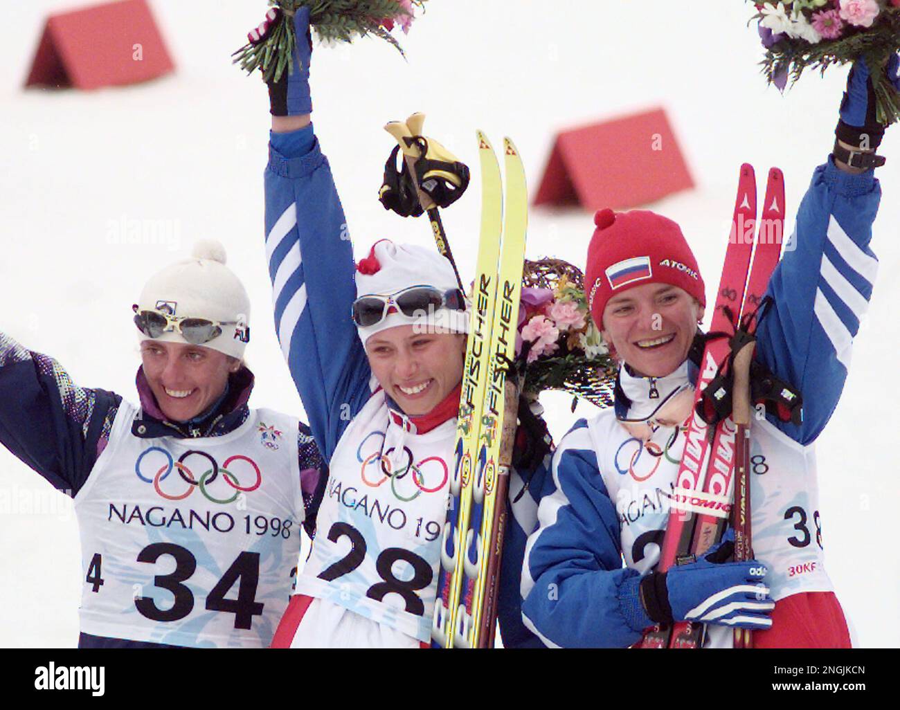 Russia's gold medal winner Yulia Tchepalova, center, stands on the ...