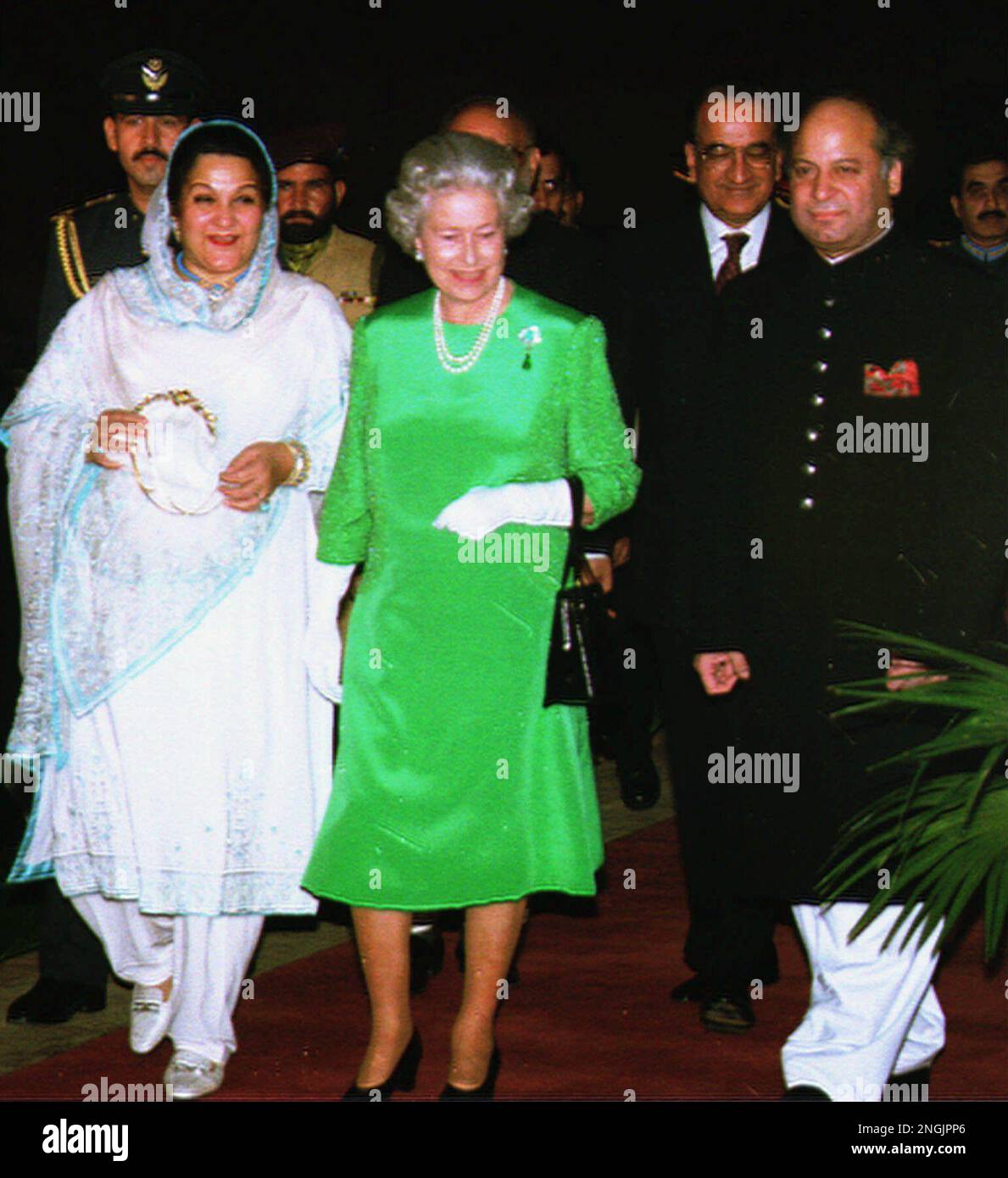 Queen Elizabeth of Great Britain, accompanied by Pakistani Prime ...