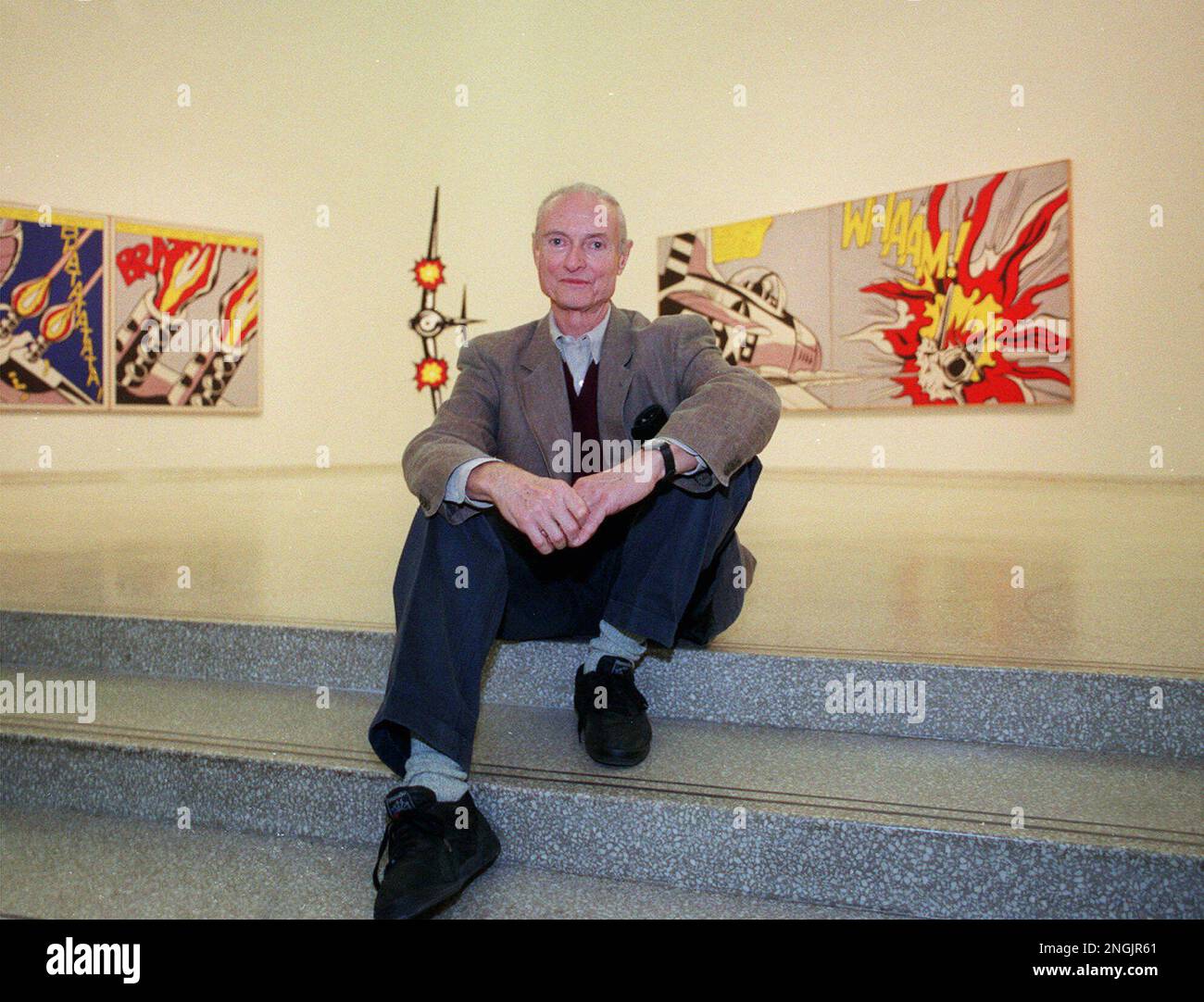 Artist Roy Lichtenstein poses at the Solomon R. Guggenheim Museum in ...