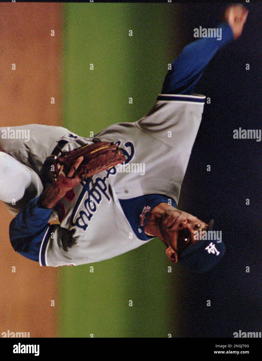 Los Angeles Dodgers pitcher Ramon Martinez throws to New York Mets ...