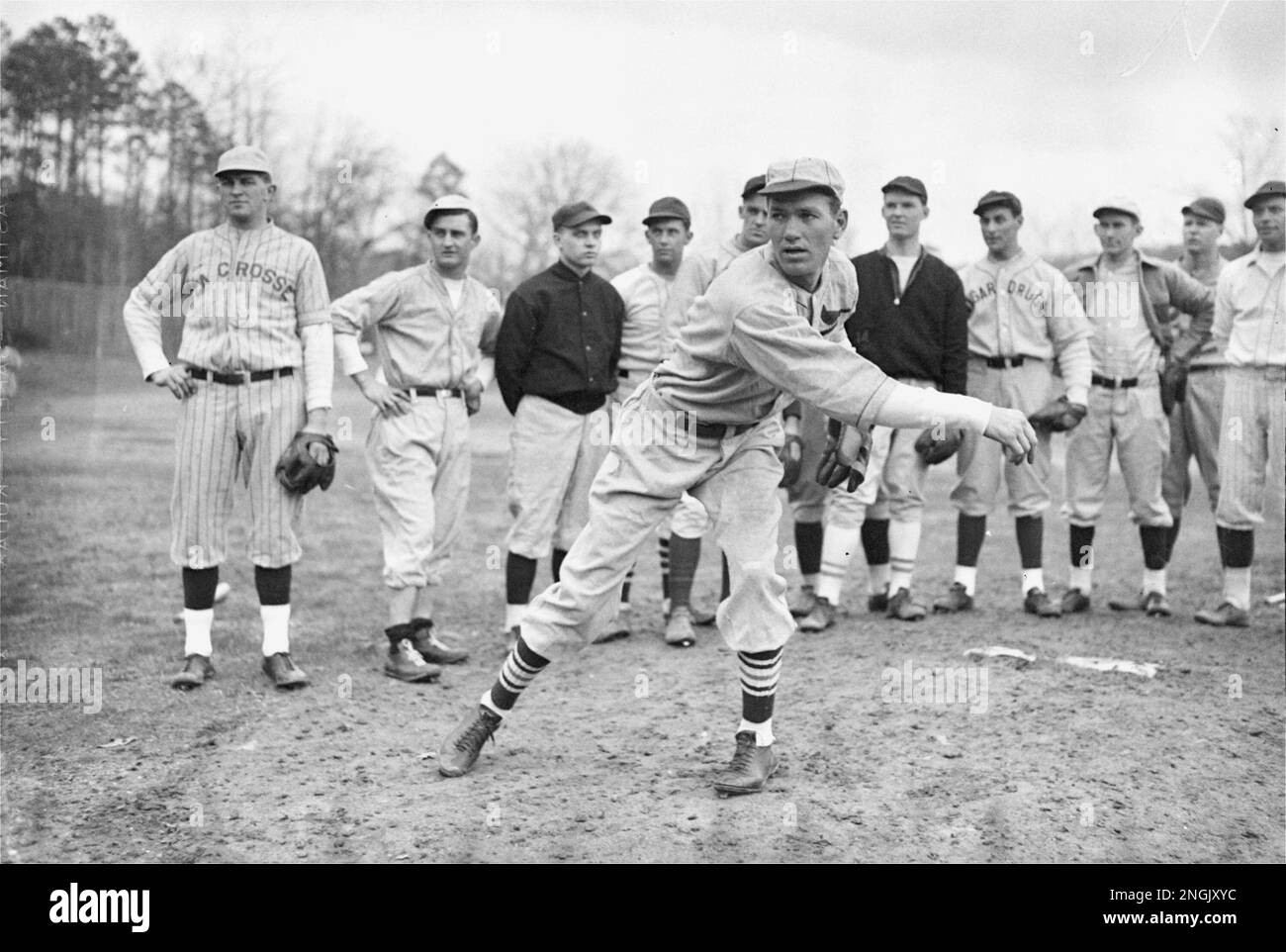 The great Dizzy Dean gives a group of rookies at a Hot Springs ...