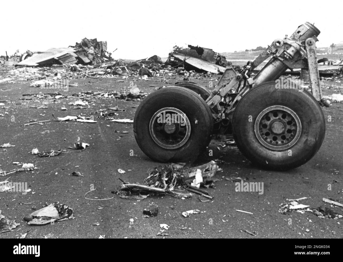 Tenerife Jumbo Disaster - Wreckage of the PANAM Jumbo Jet which ...