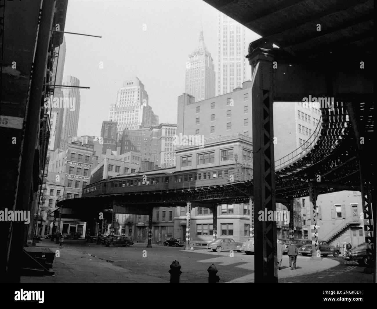 The Third Avenue el winds its way through lower Manhattan, February 12 ...