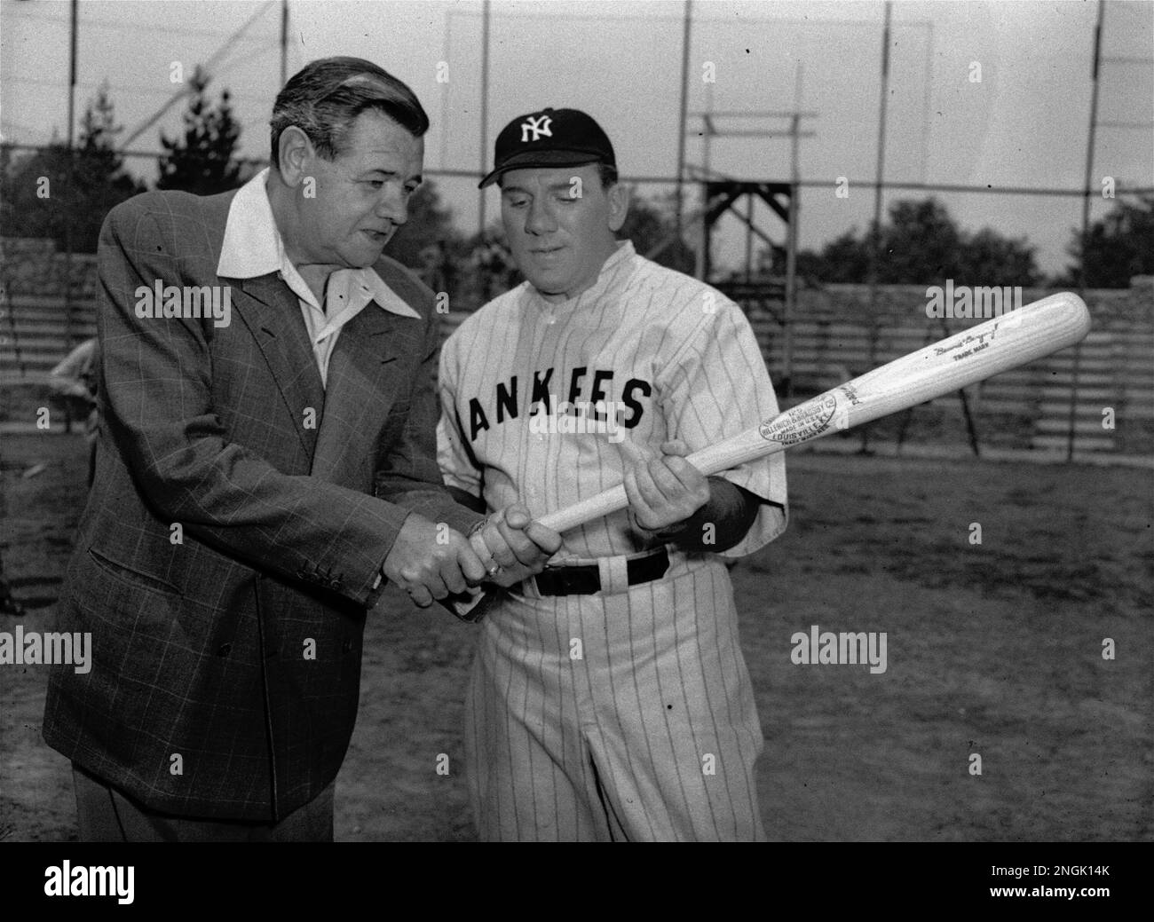 Baseball's great Babe Ruth, who used to hold the bat way down at the ...