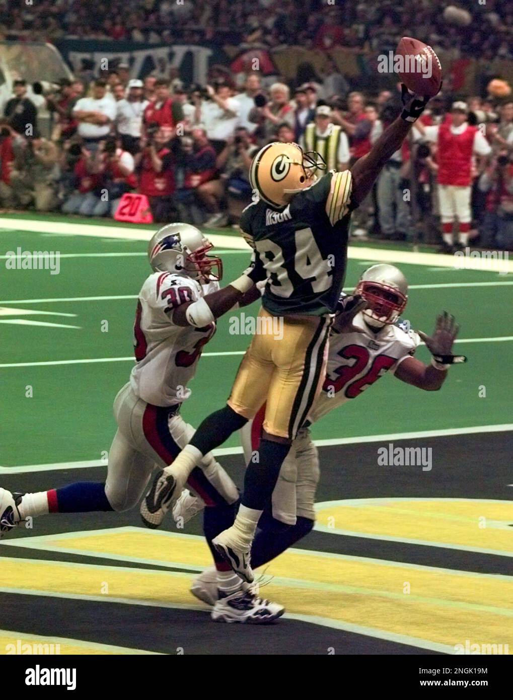 Green Bay Packers' Andre Rison (84) tries to catch a pass in the second ...