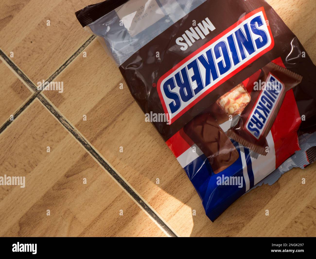 Snickers chocolate bar made mars hi-res stock photography and images ...