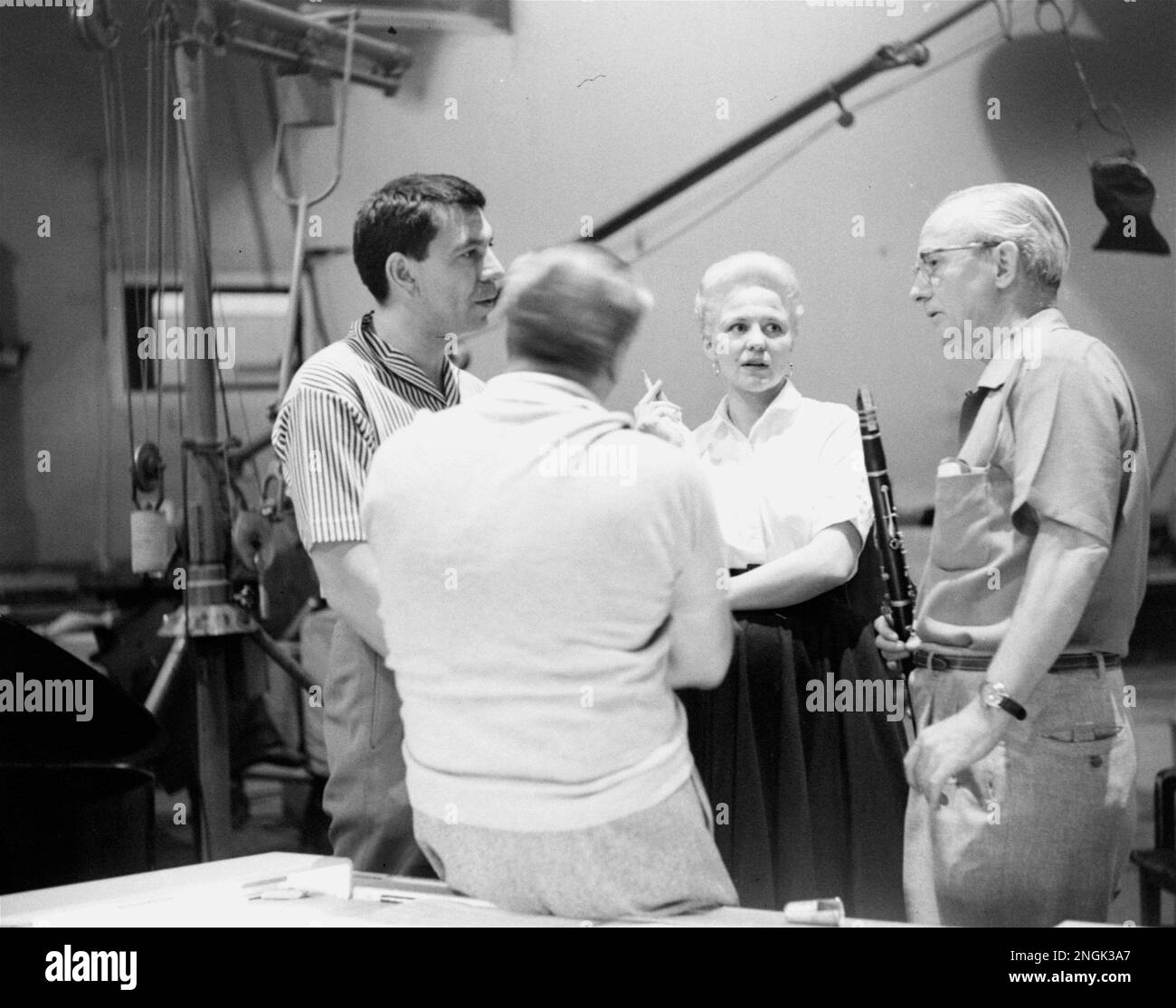 Actor Jack Webb, left, singer Peggy Lee, and clarinetist Matty Matlock ...