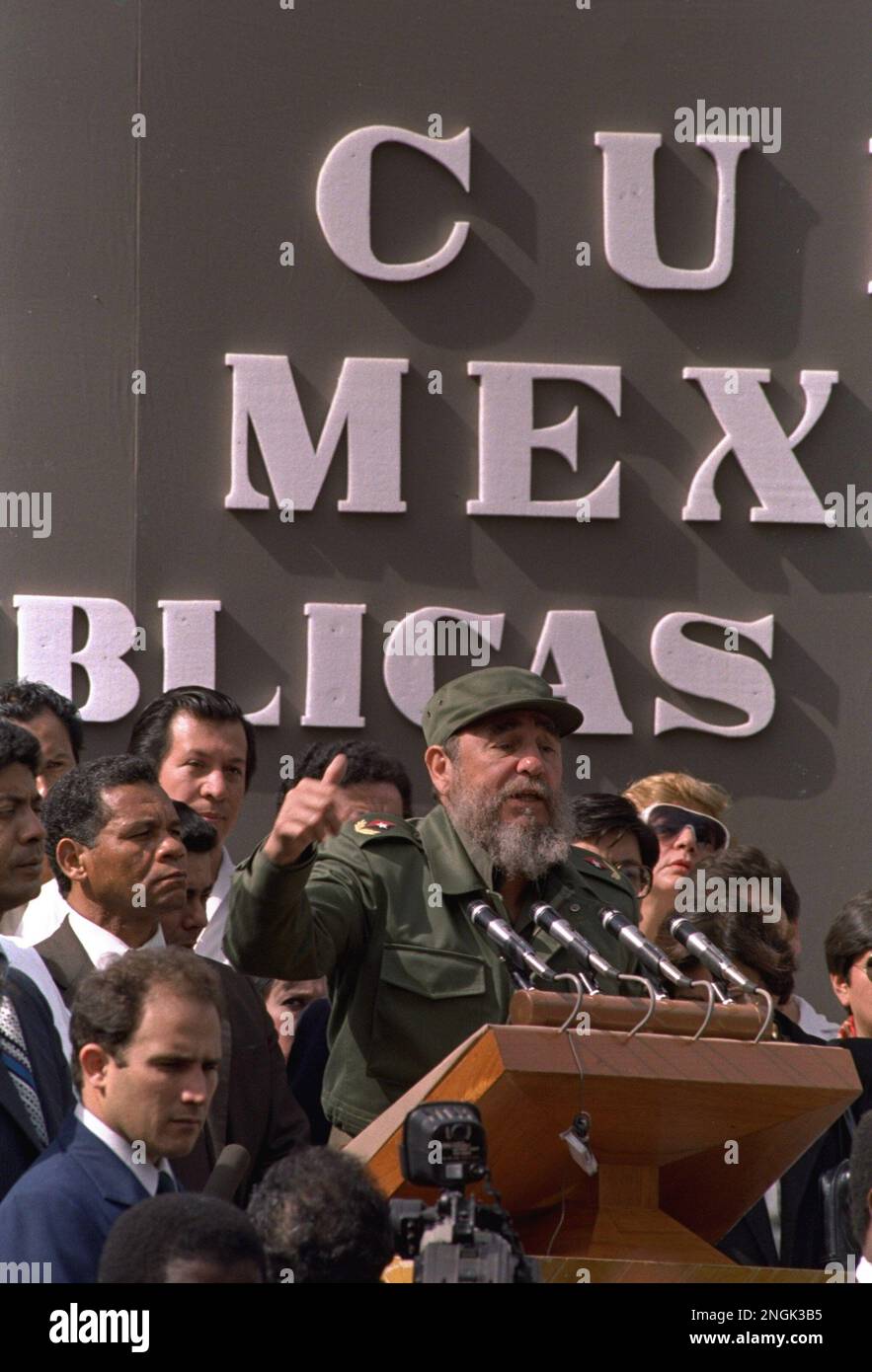 Cuban President Fidel Castro speaking Sunday, December 4, 1988, during ...