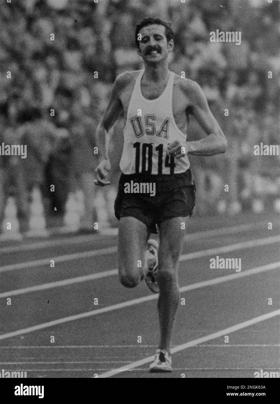 United States' Frank Shorter of Rancho de Taos, N.M., crosses the ...