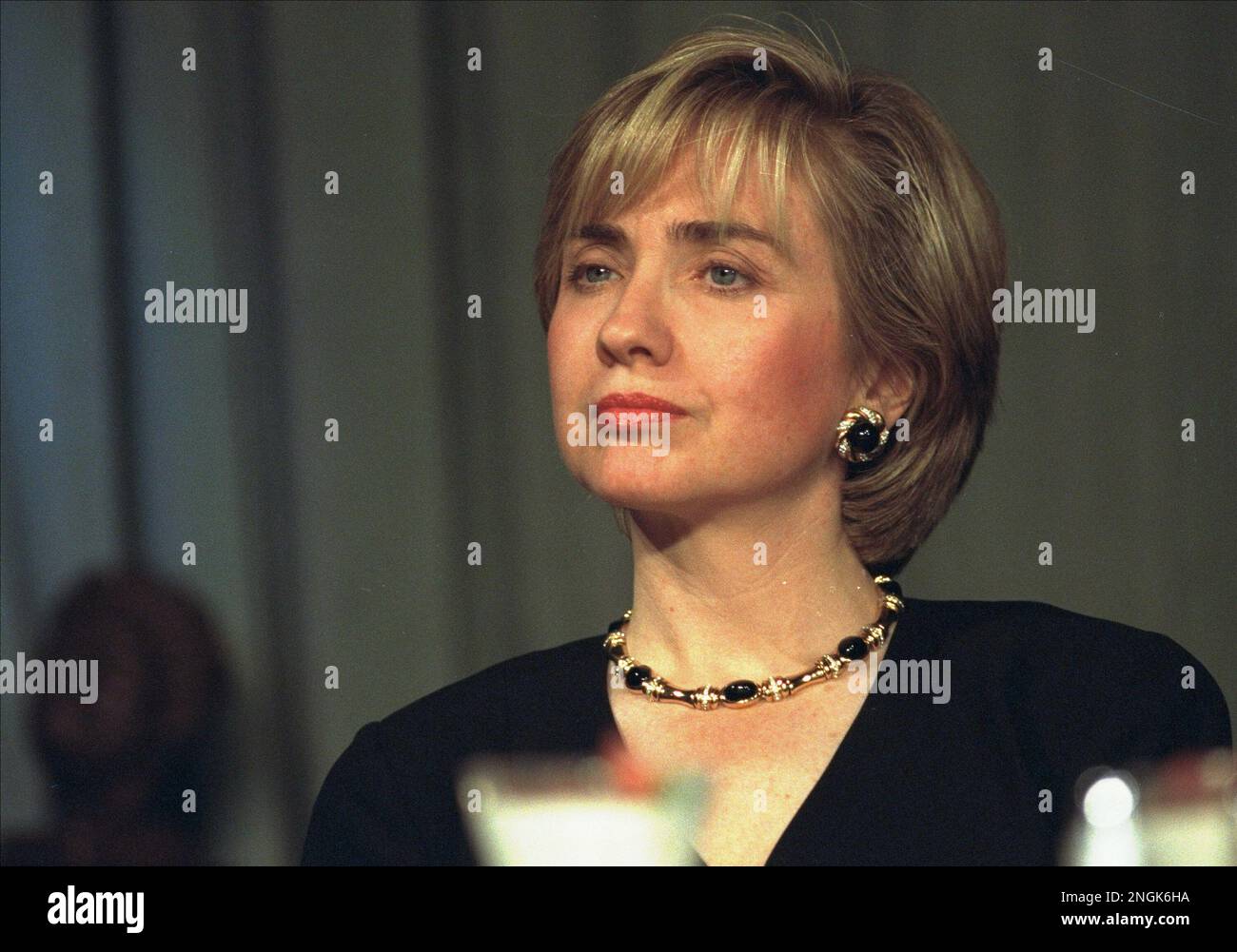 First Lady Hillary Rodham Clinton shows off her new hairstyle in ...